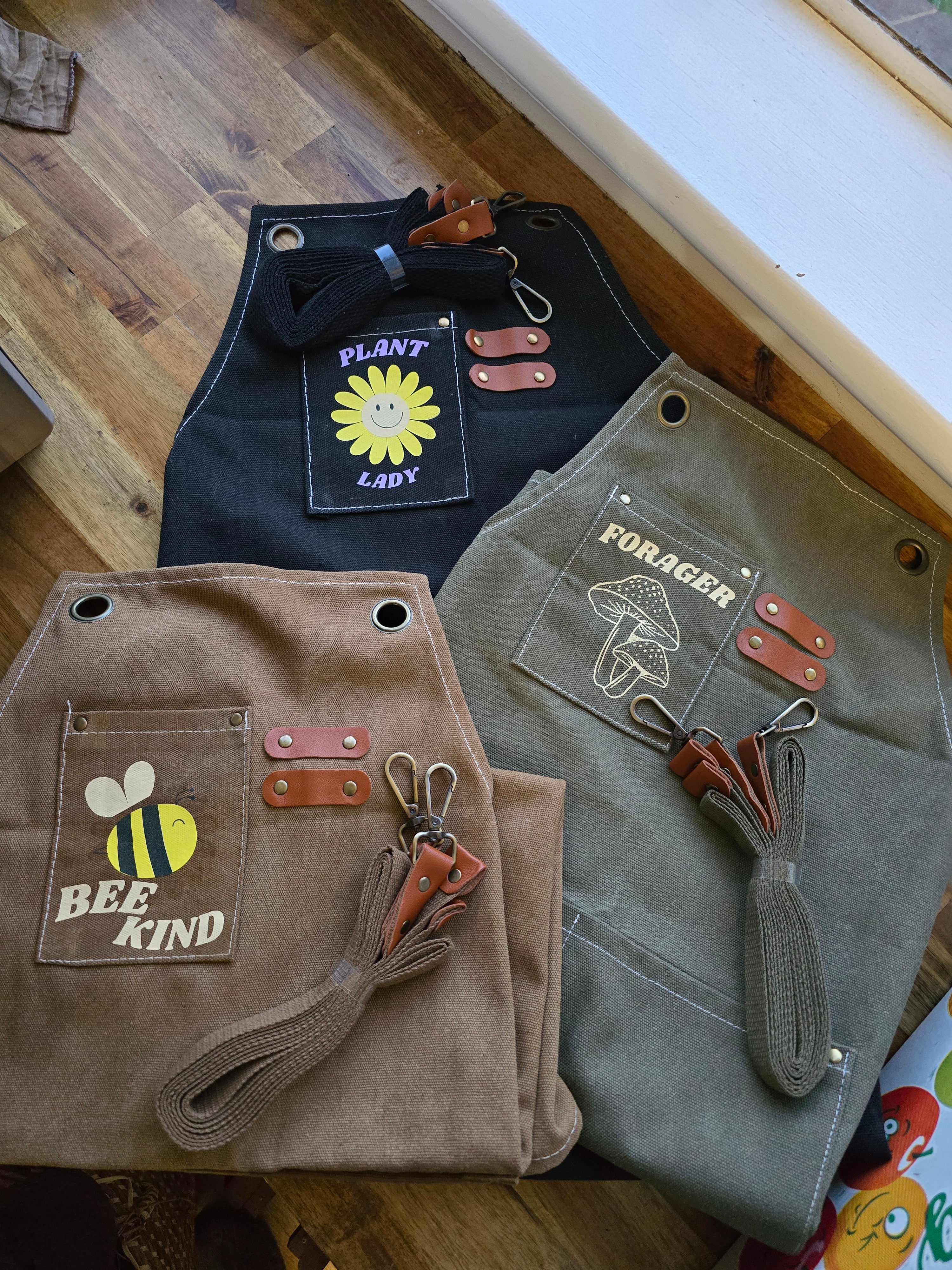 Custom Gardener and Florist Canvas Aprons – Conerin Farm